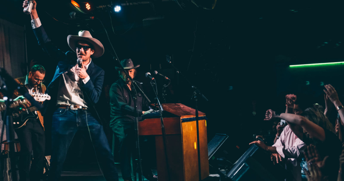 Santiago Jimenez, Jr., Garrett T. Capps, The Texases in San