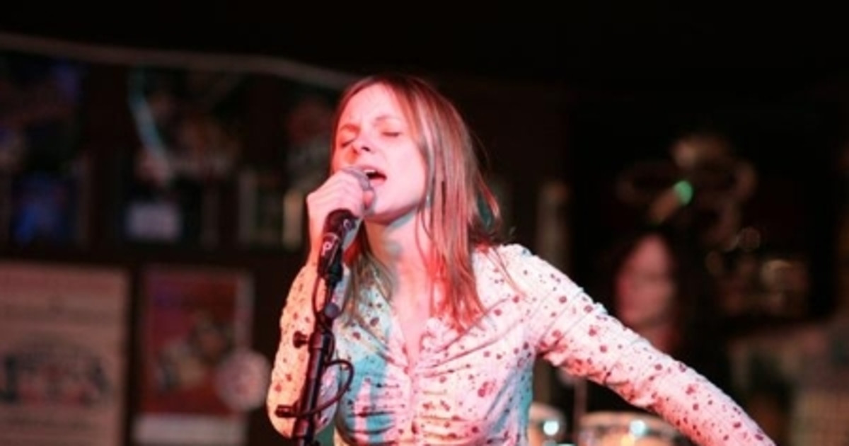 Kat Edmonson in Austin at Eddie V's Edgewater Grille