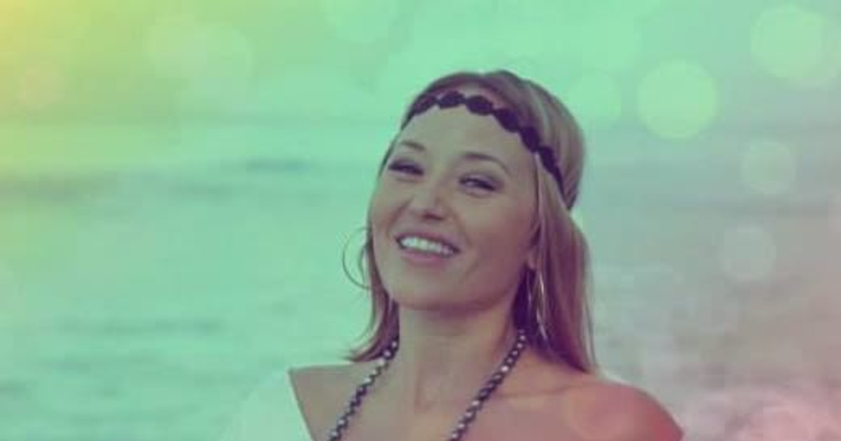 Anuhea in San Antonio at Sam's Burger Joint