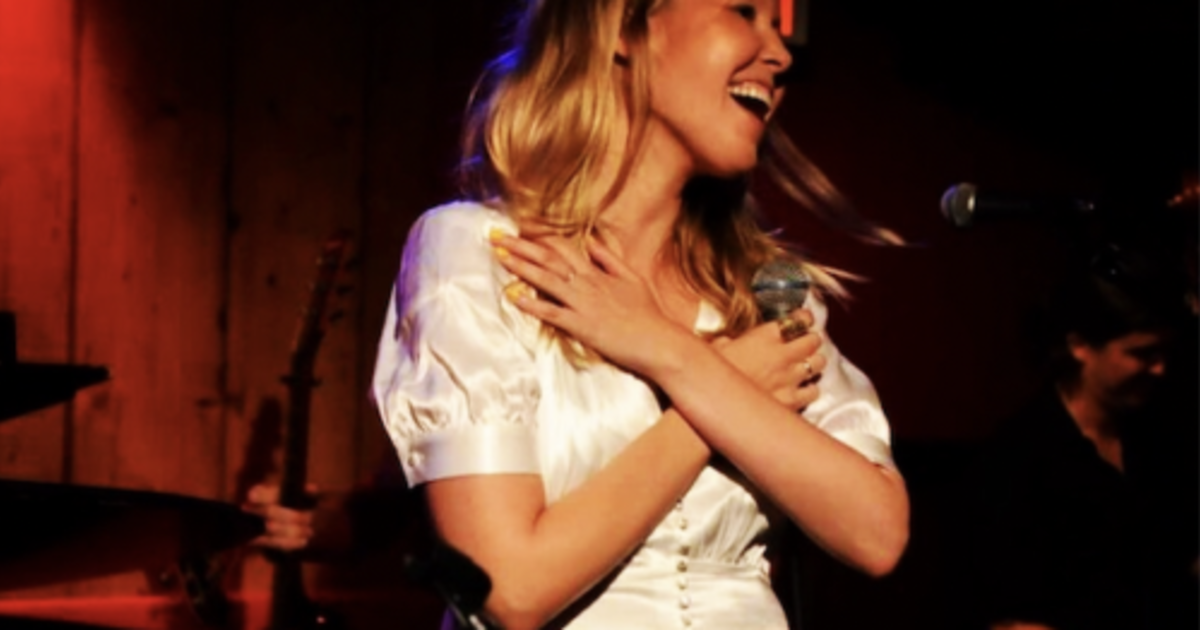 Emily Cavanagh in NYC at Rockwood Music Hall: Stage 3