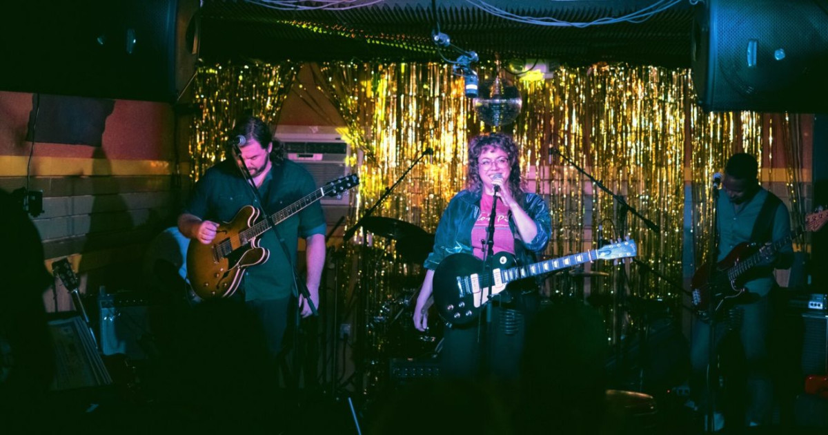 Melody Walker & a whole a** band in Madison at Dee's Country