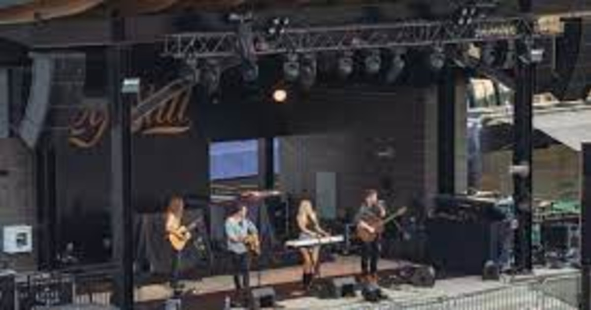 Justin Moore in New Haven at The Amp at Dant Crossing
