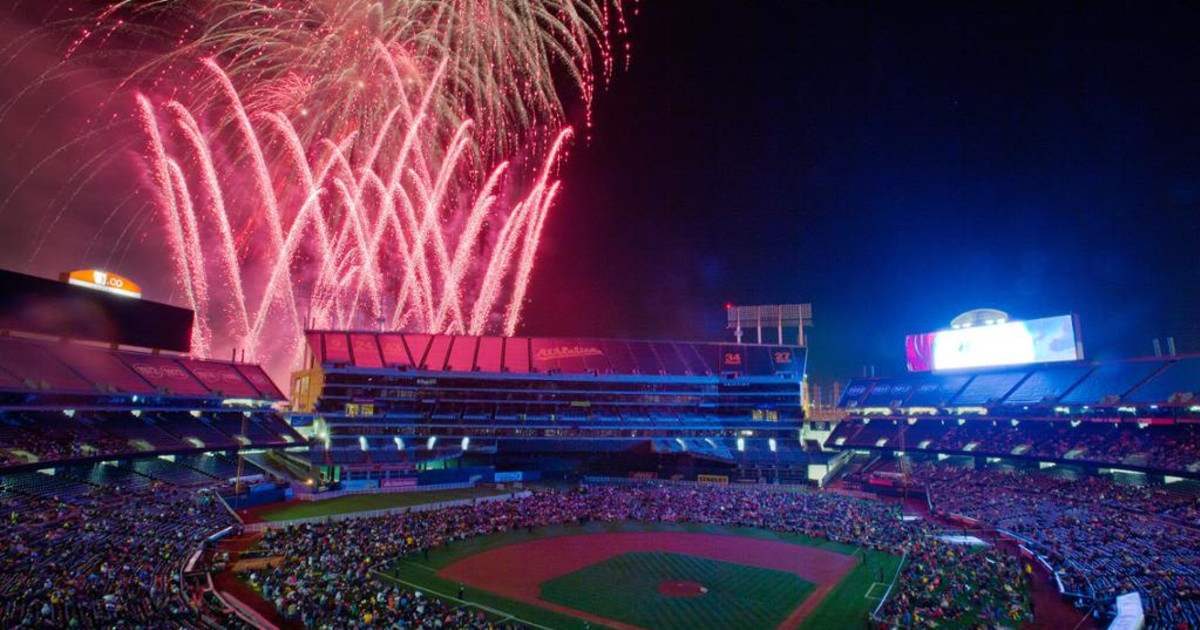 Netflix: Stranger Things Fireworks in Oakland at