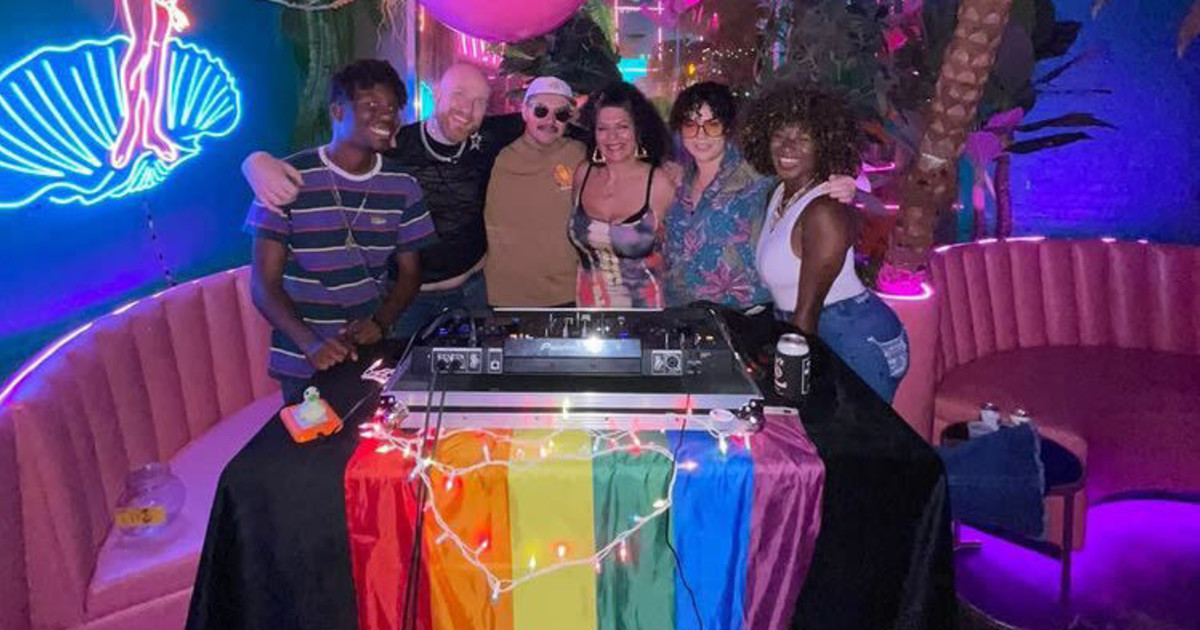 Come As You Are in Austin at Neon Grotto