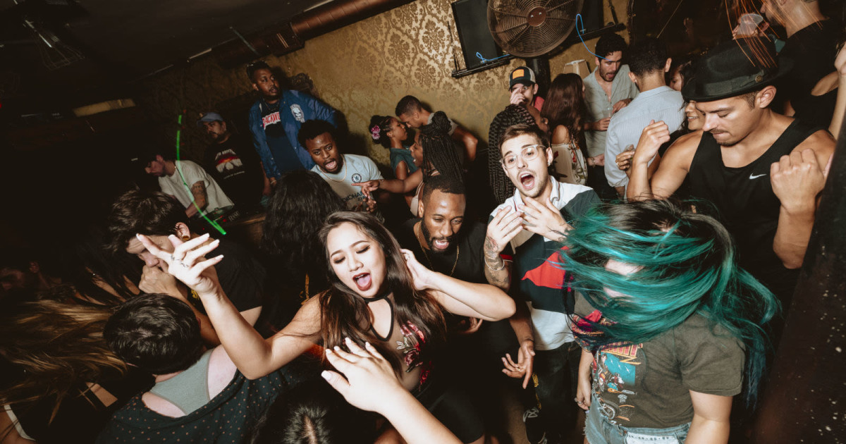 The Rock Show: Pop Punk Karaoke Night in Austin at The Volstead