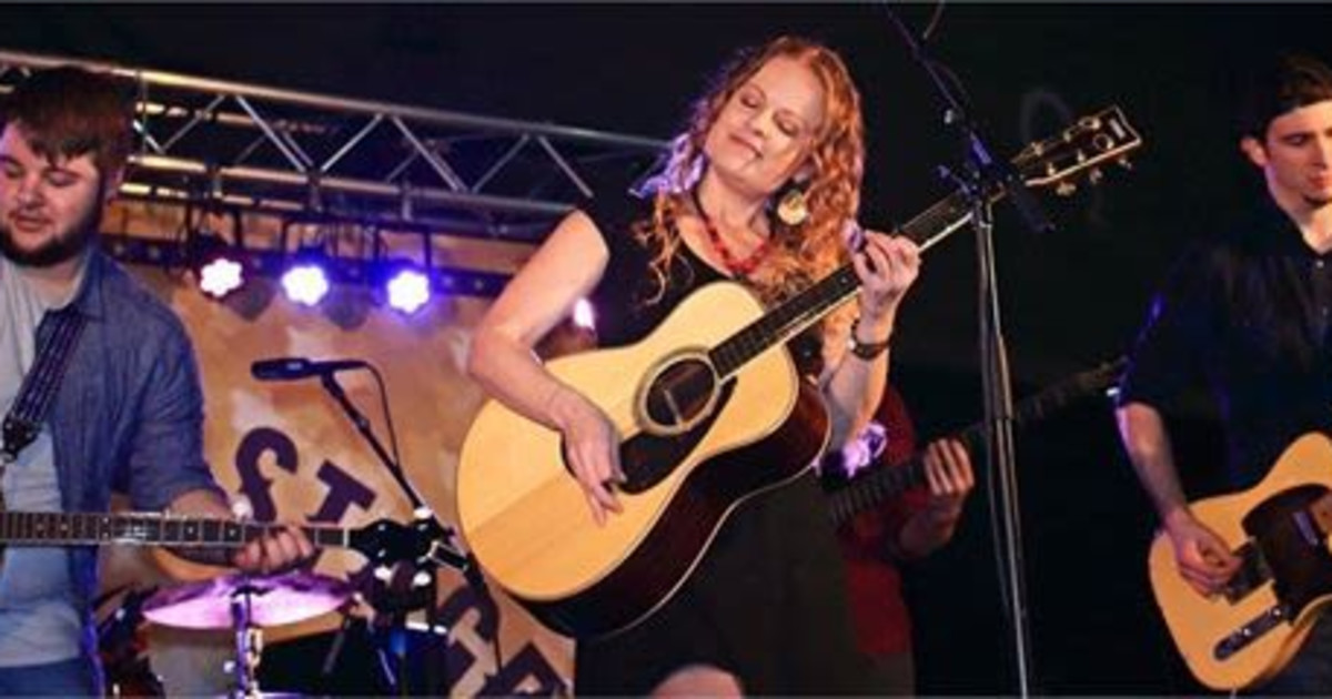 Alice Wallace in Austin at The Saxon Pub