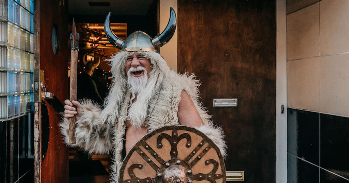 Viking Pub Crawl in Chicago at Andersonville