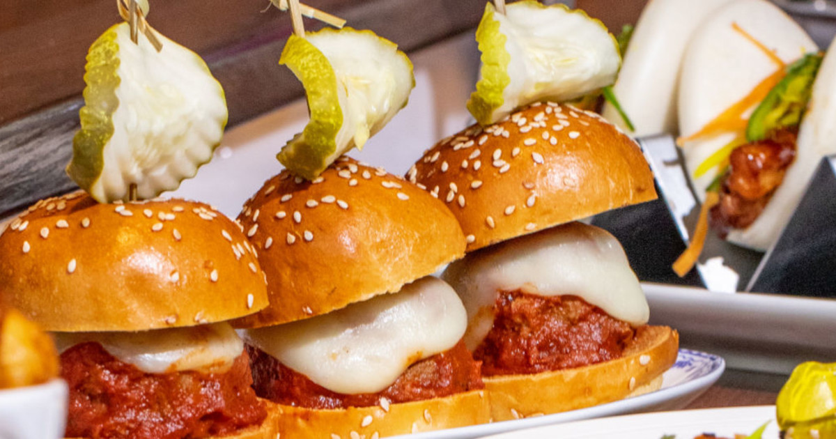 Flight Club Lunch Break in Chicago at Flight Club