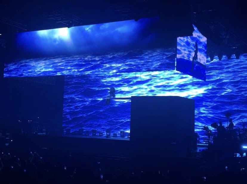 SZA DIVES INTO NEW DEPTHS ON HER SOS TOUR