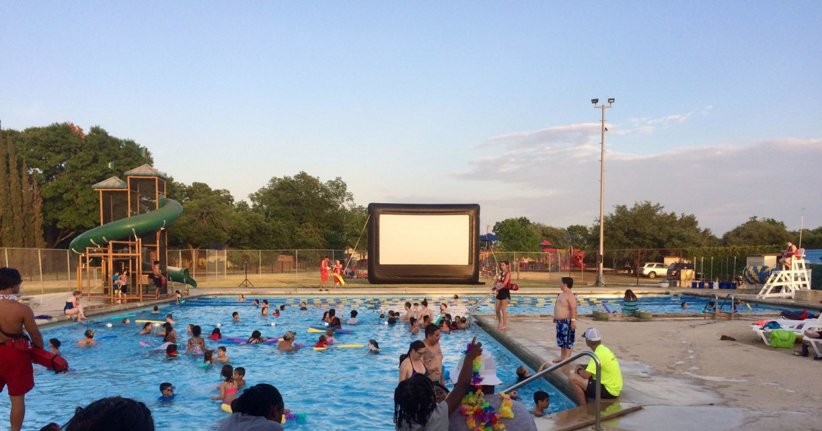 Hotel Transylvania 3, Pickrell Park Pool (Float N Flick) in