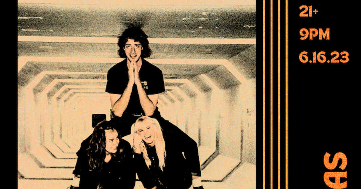 Being Dead (single release), Die Spitz, Font, je'Texas in Austin