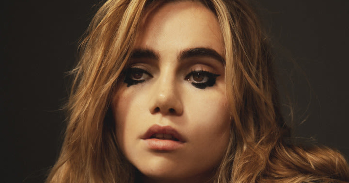 Suki Waterhouse w/ Ari Abdul in Chicago at Lincoln Hall