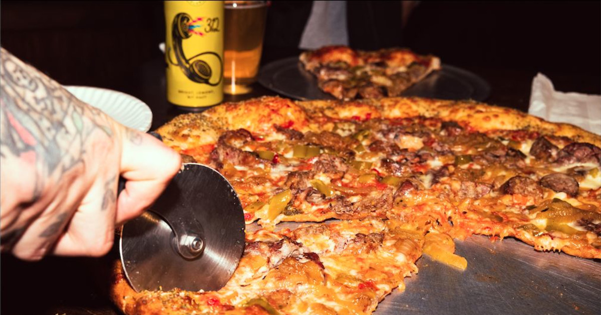 JUNE SPECIAL: CHICAGO COMBO in Chicago at Dante's Pizza - Logan