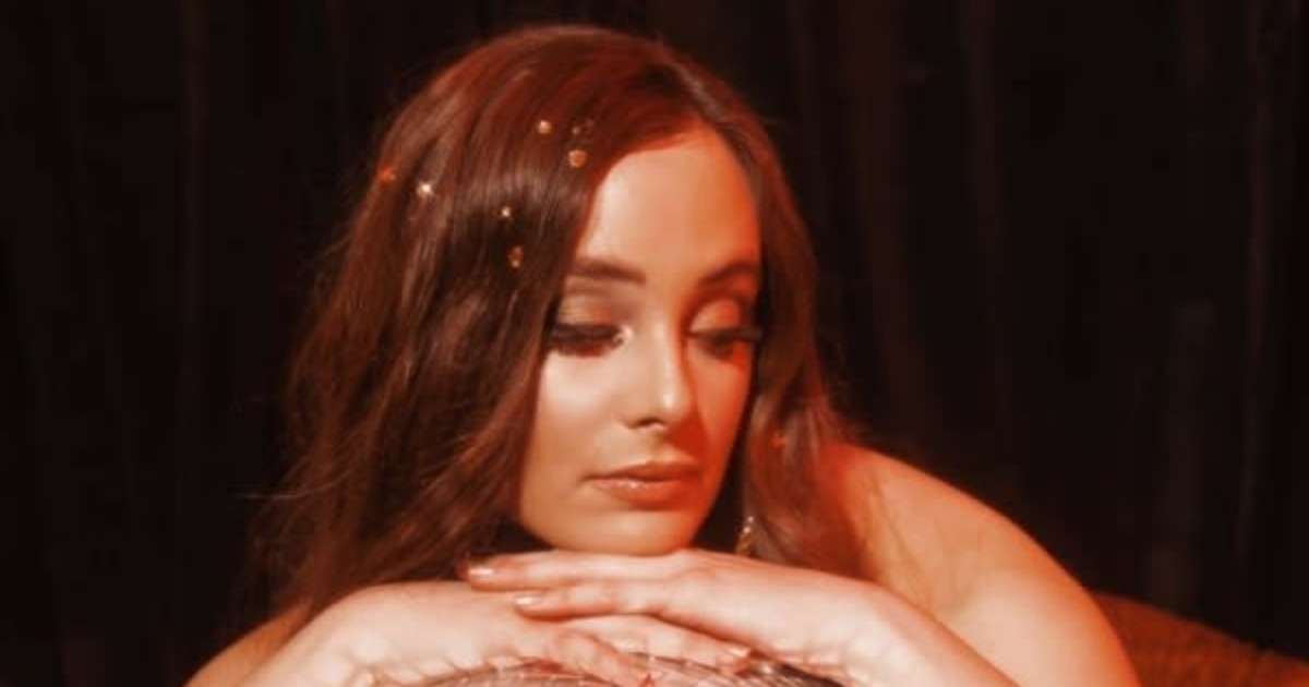 Rachel Horter Live at Moonshine Beach in San Diego at Moonshine