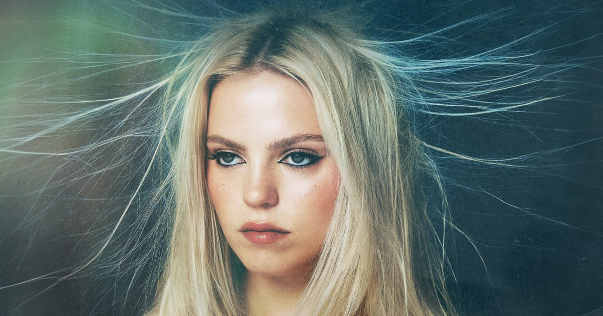 Reneé Rapp, Alexander 23 / Towa Bird in Nashville at Ryman