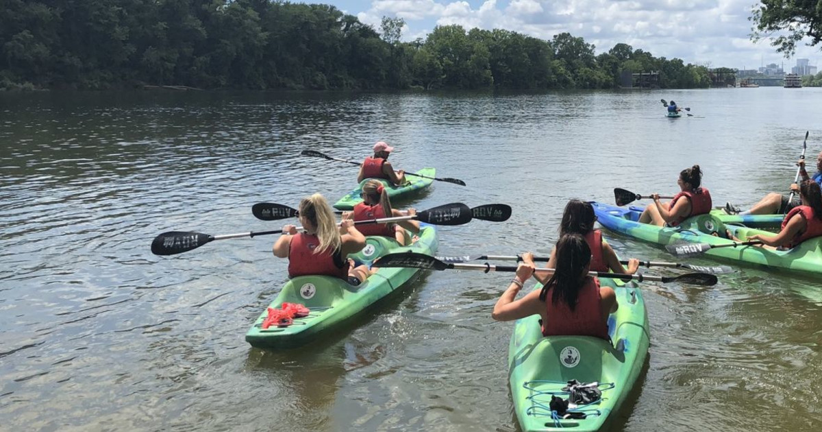 River Queen Quest: Kayak Rental + Scavenger Hunt in Nashville at