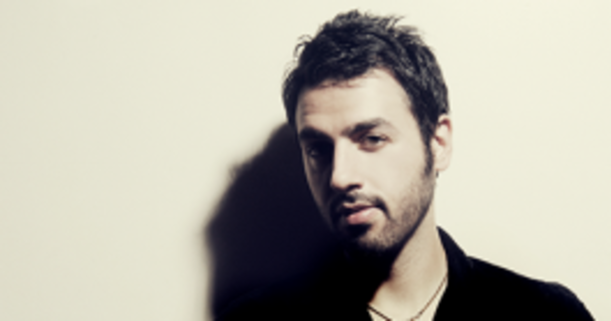An Evening with Ari Hest w/ Opener Chrissi Poland in Boston at City