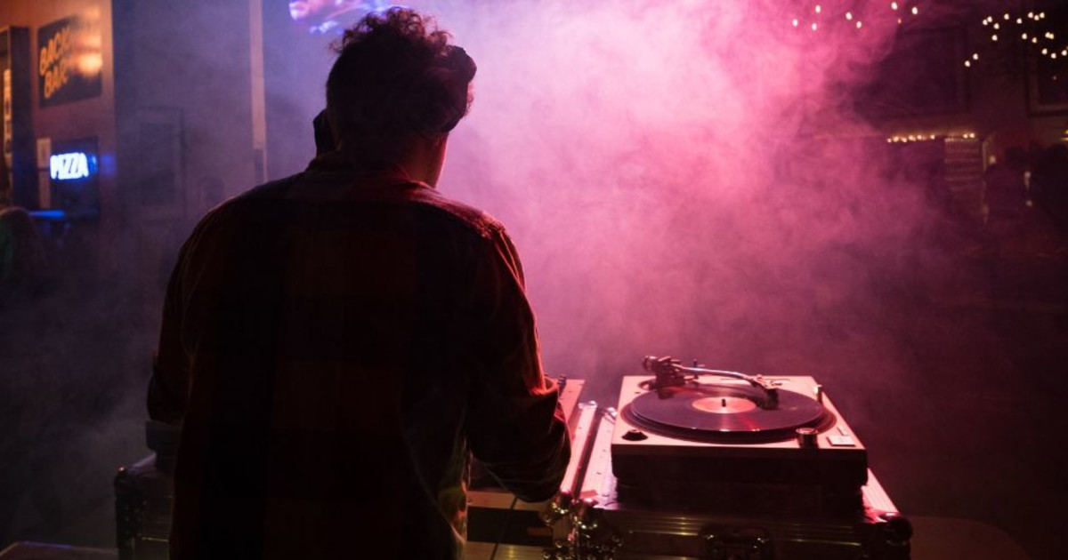 W Dj: Vinyl Church in Seattle at W Seattle