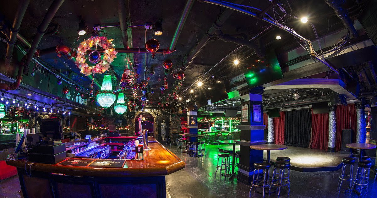 Taylor Swift Eras Tour Dueling Pianos in Chicago at The Original