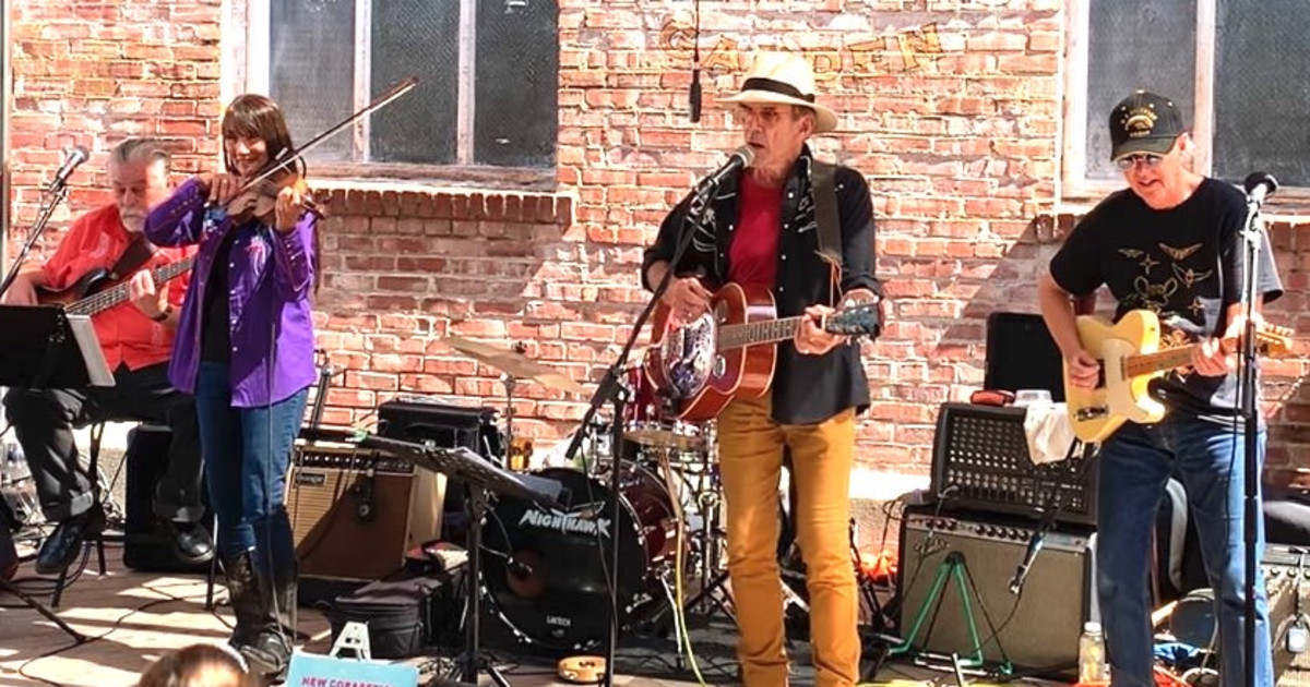 Tim Eschliman's Back Porch-Estra at Brewsters Beer Garden,