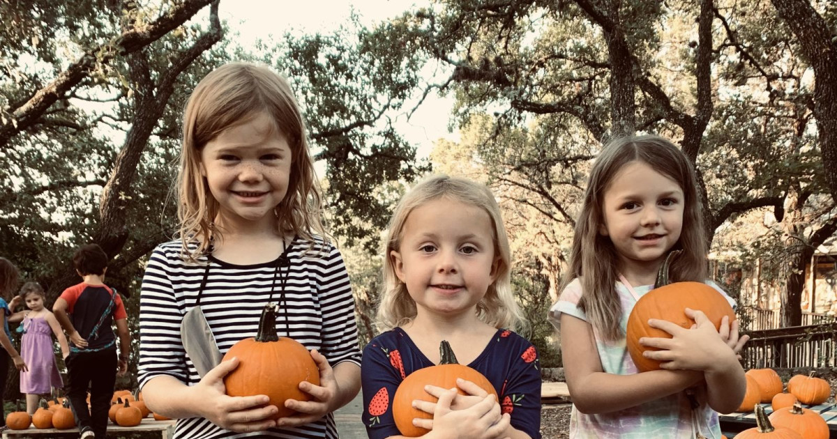 Thanksgiving Camp in Austin at Austin Waldorf School
