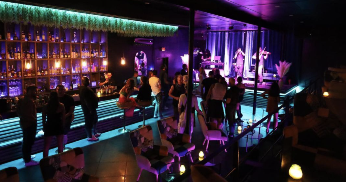 Holiday Pop Up Bar in Austin at Busy Signal