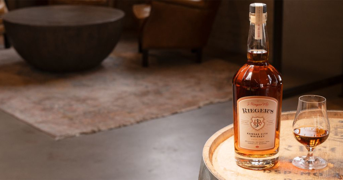 Emily Dix in Kans at J. Rieger & Co.