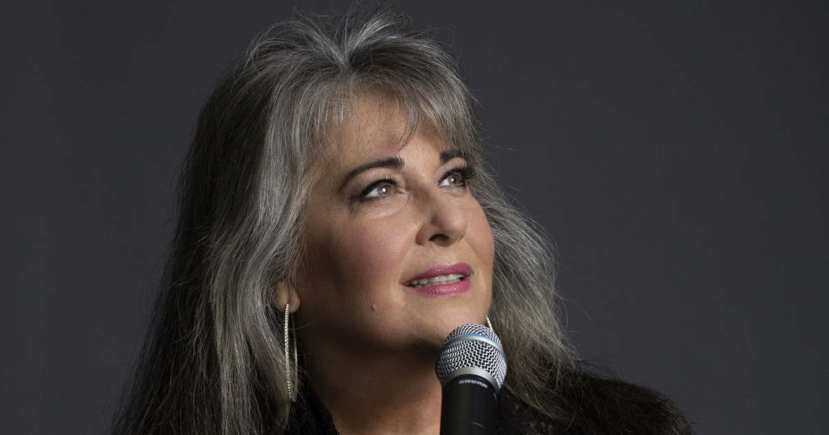 Melissa Combs presents GREAT WOMEN OF SONG in Clarksville at