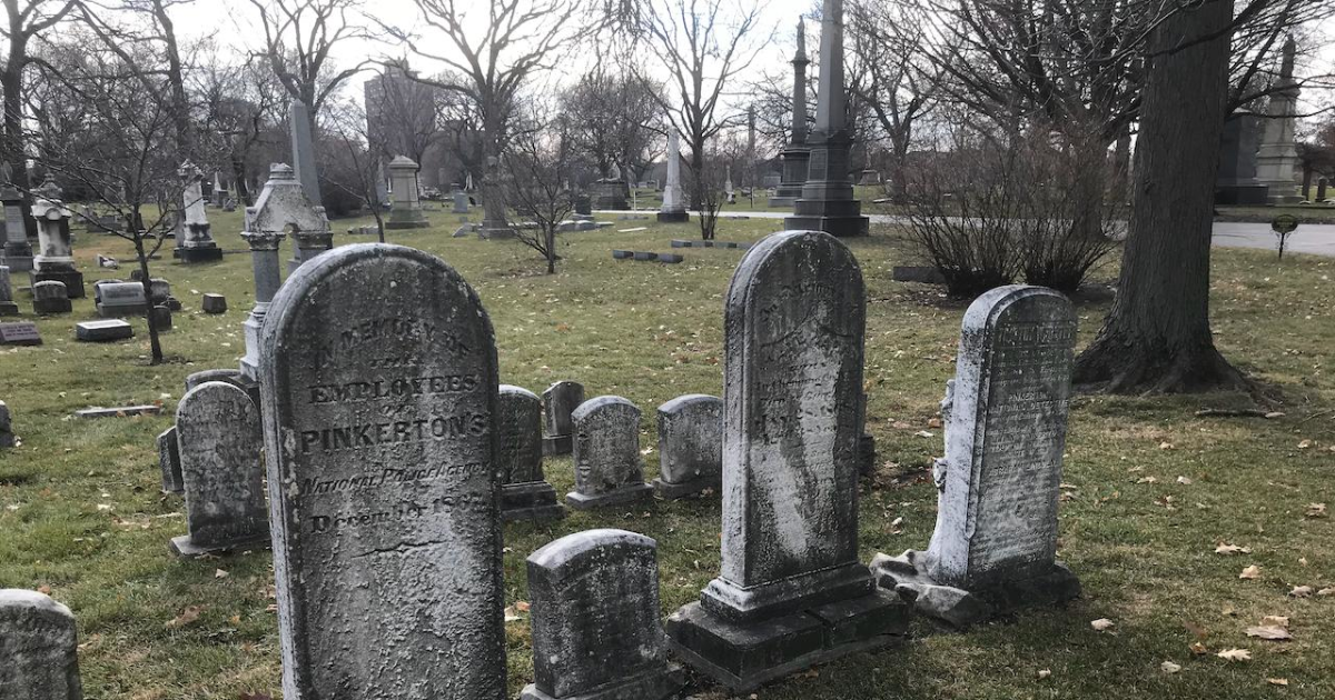 Virtual Tour: True Crime Tales in Chicago Cemeteries in Chicago
