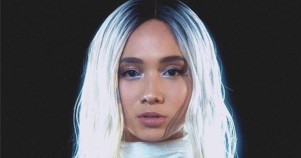 NIKI “Buzz World Tour” in Austin at Moody Amphitheater at