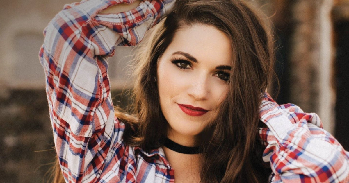 The Lakehouse Summer Concert Series: Hannah Ellis in Las Colinas