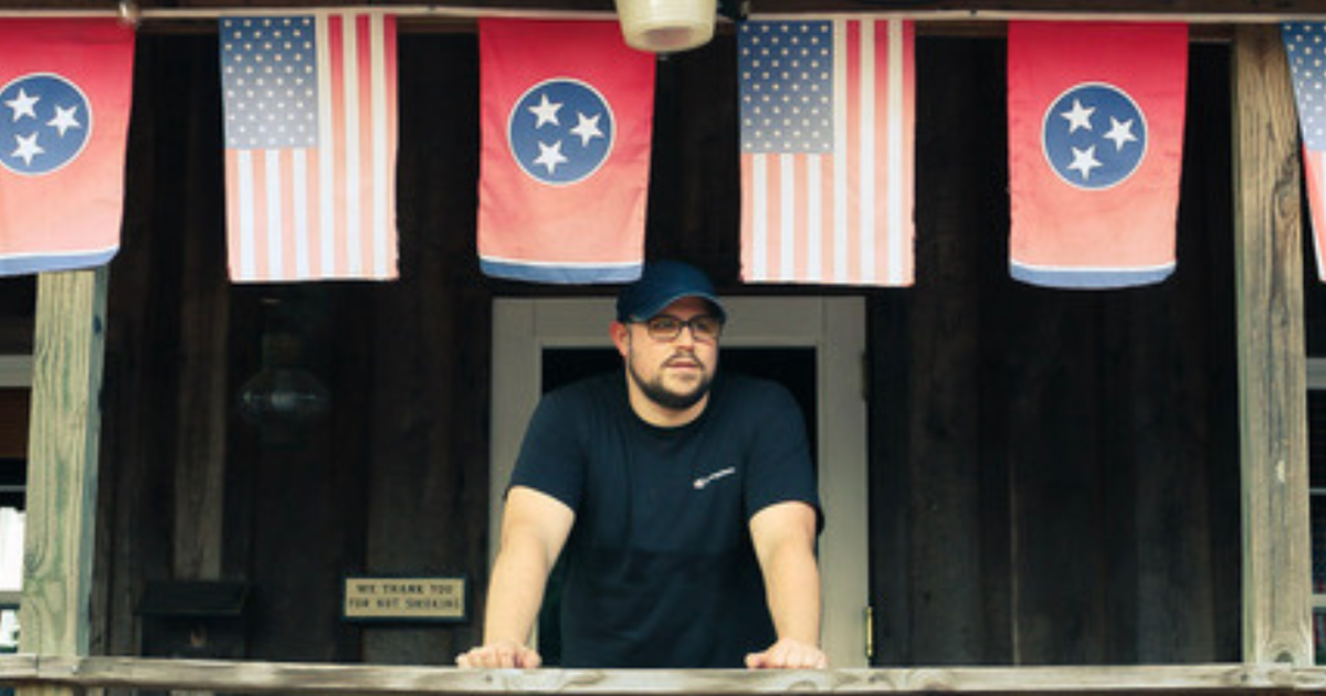 Kyle Winski | Solo in Nashville at The Valentine