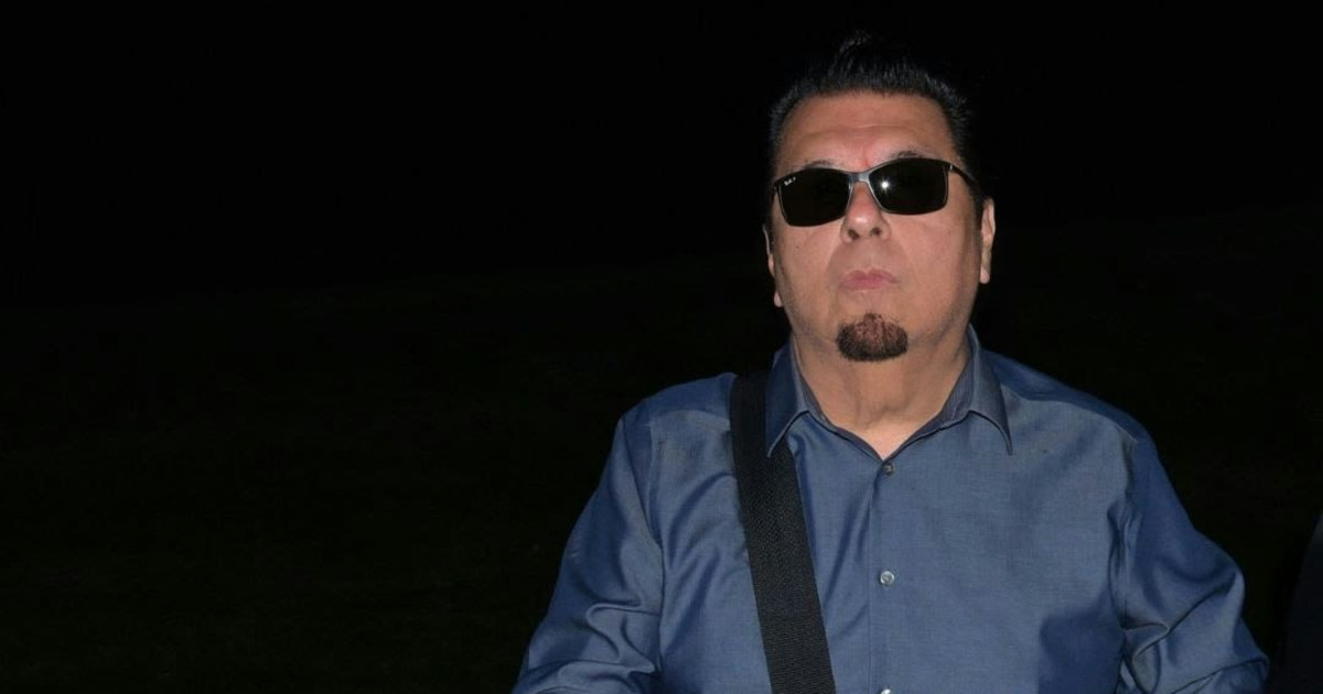 Cesar Rosas & The Chi-Town Playboys in Forest Park at Robert's