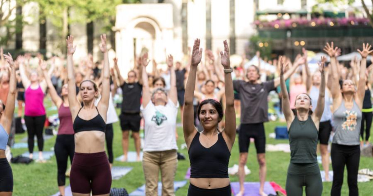 Yoga with Jeffrey Posner in New York at Bryant Park
