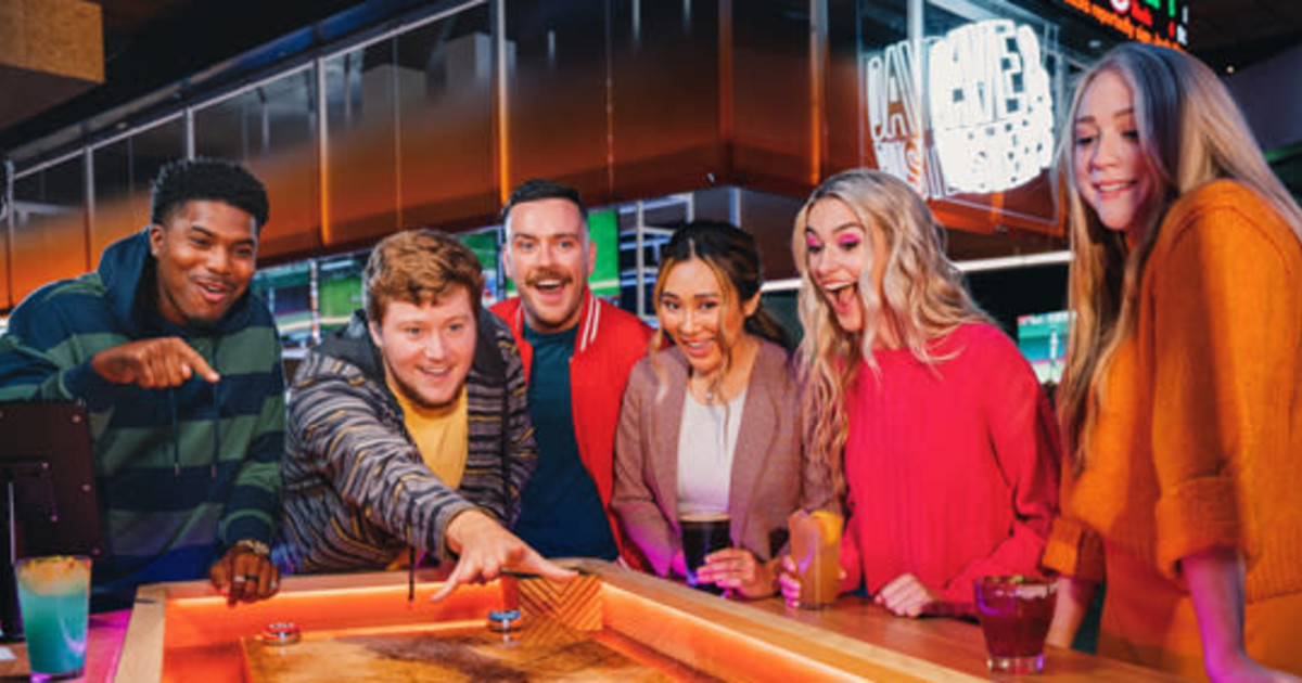 Sunday SIP in Rosemont at Dave & Buster's - Rosemont