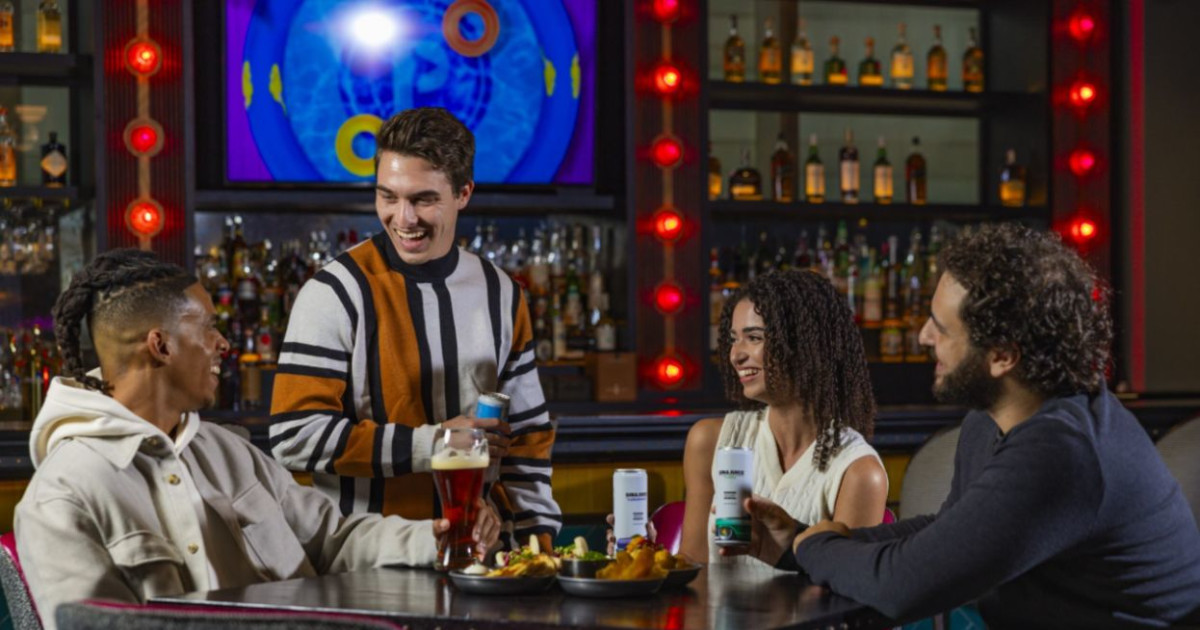 Puttshack Oakbrook Welcomes Fall Season with New Happy Hour