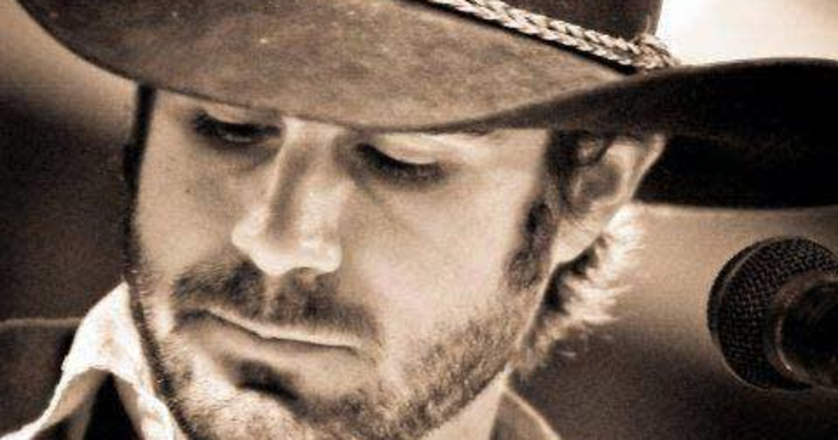 Jake Martin Acoustic Pickers Circle in Fredericksburg at