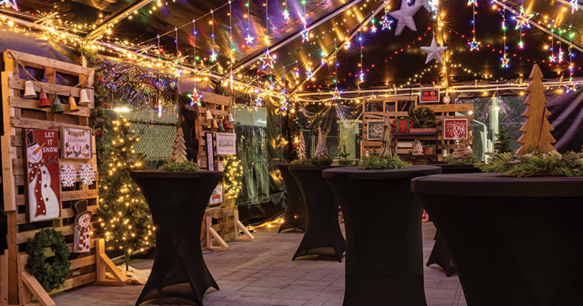 Magic Tree Holiday Pop-Up Bar in Lee’s Summit at Paragon Star