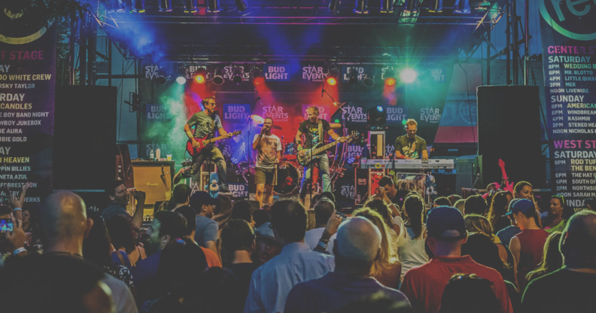 Retro on Roscoe in Chicago at Roscoe Village