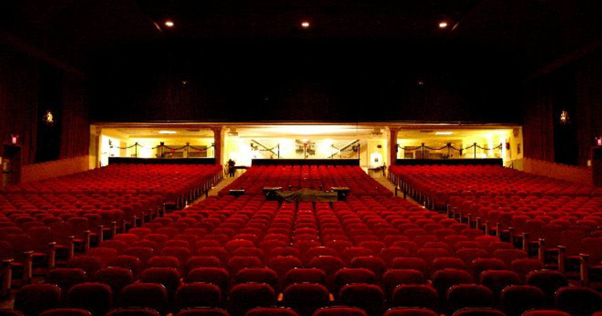 Kim Deal in Glenside at Keswick Theatre