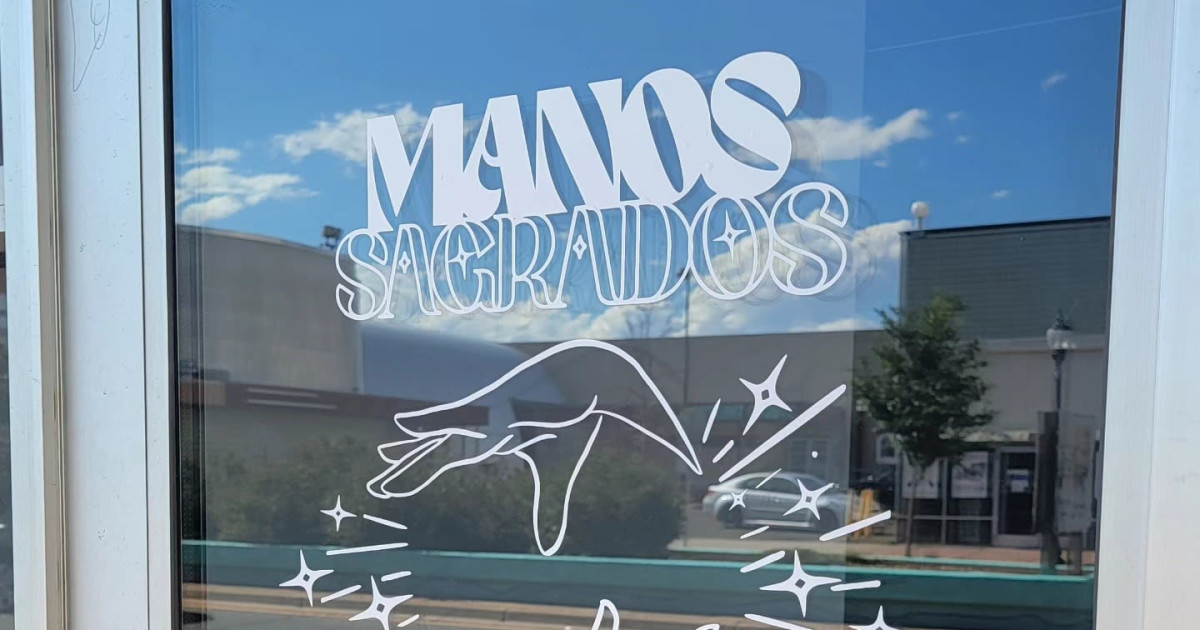 Joshua Emerson in Aurora at Manos Sagrados