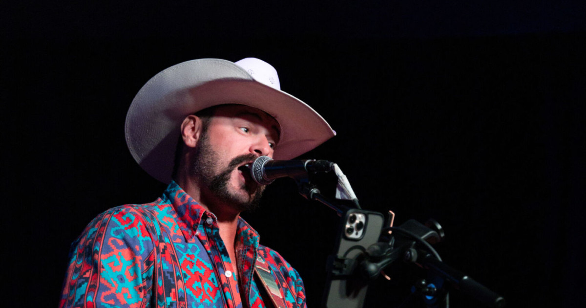 Justin Andrews in Nashville at The Local