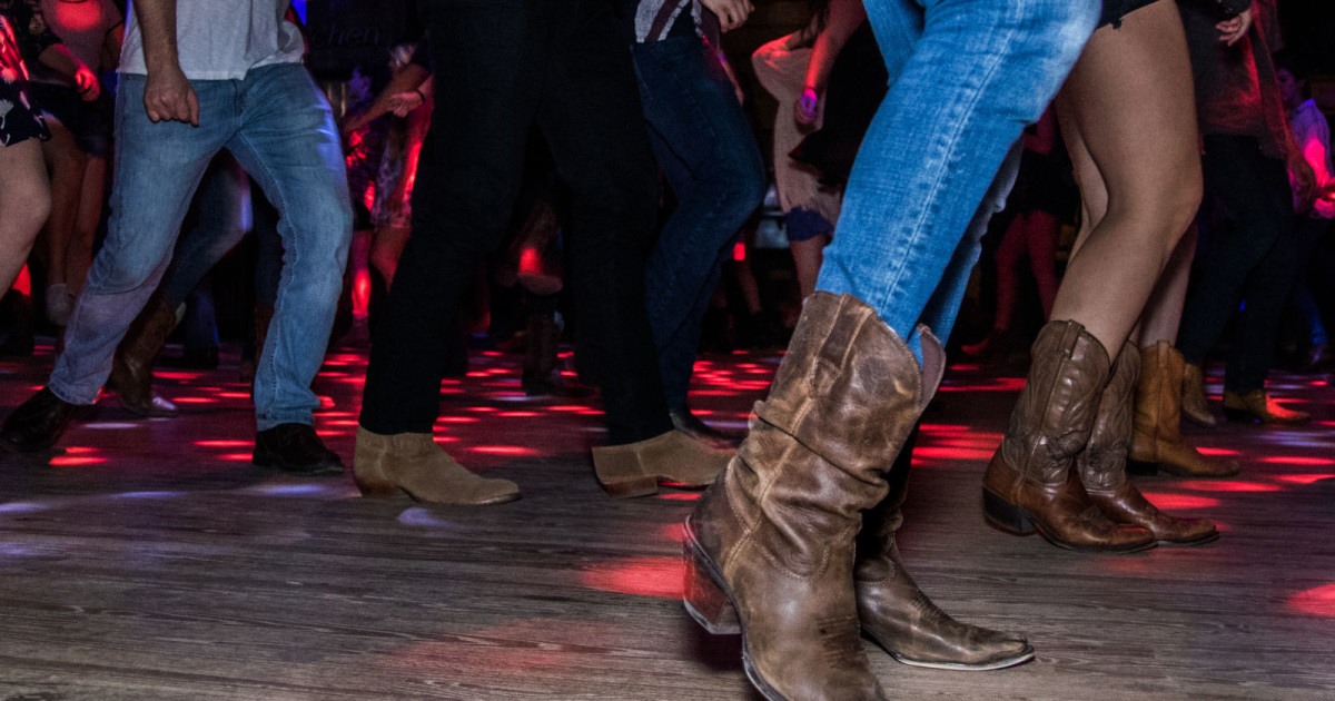 Line Dancing Lessons in Nashville at Category 10