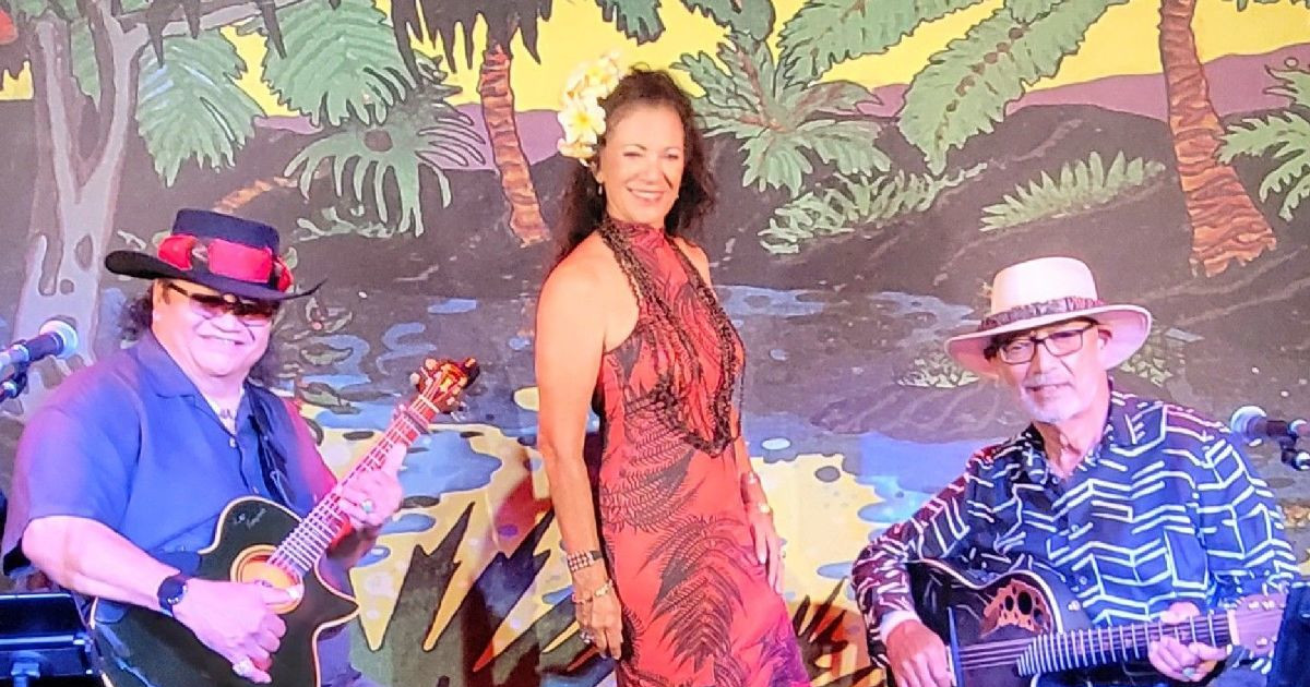 Led Kaapana & Mike Kaawa, and Hula with Aurora Kaawa in Napa at Blue