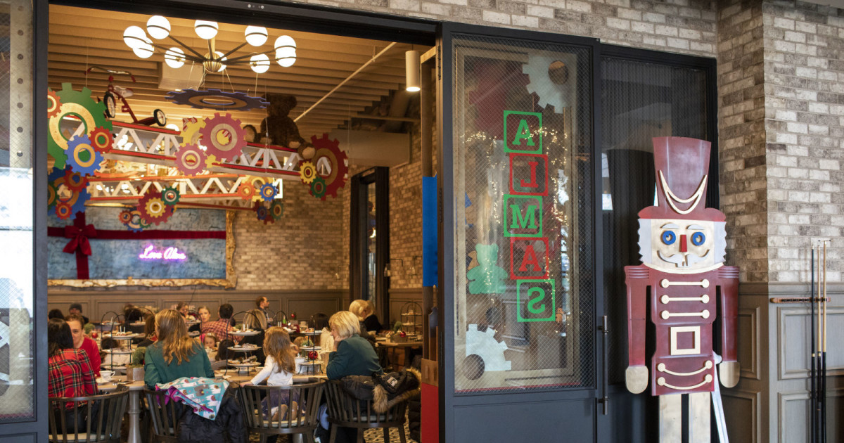 Teddy Bear Tea in Chicago at Gallagher Way