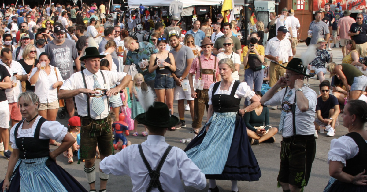 Maifest in Chicago at Old Town School of Folk Music