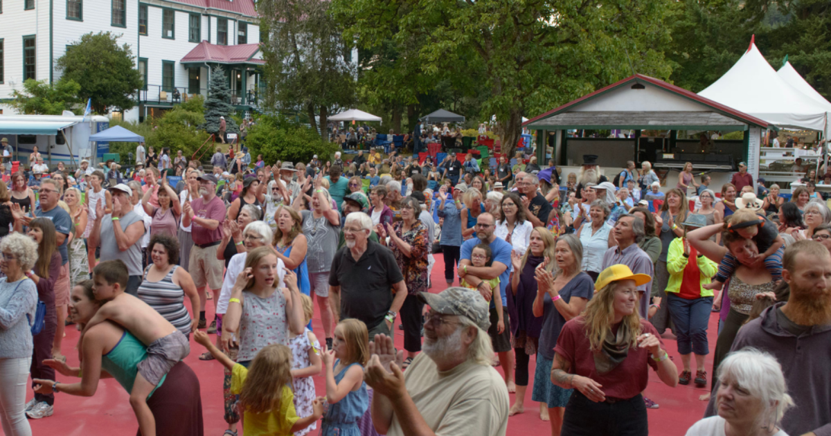 Islands Folk Festival in Duncan at Providence Farm