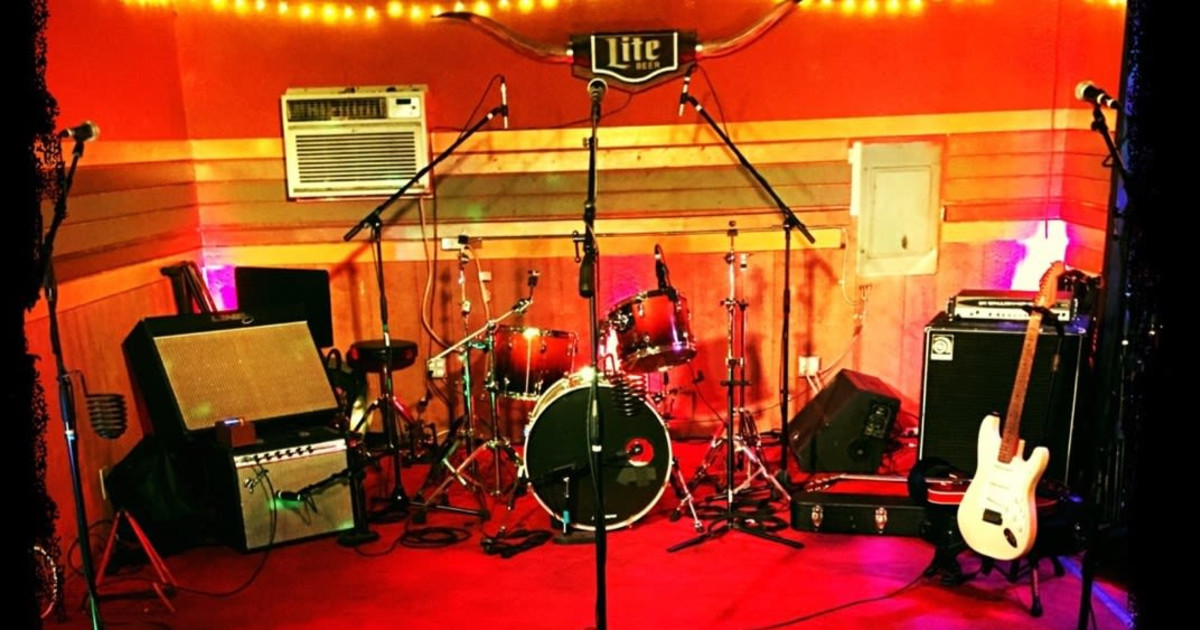 Josh Morrison & His Seeing Eye Band in Madison at Dee's Country