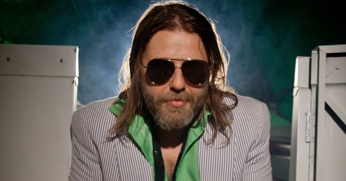 Brian Wright & The Sneakups in Madison at Dee's Country Cocktail