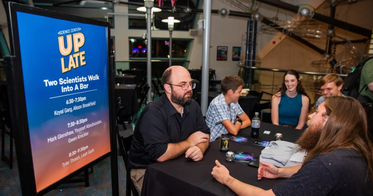 Two Scientists Walk Into a Bar® in Maplewood at Schlafly